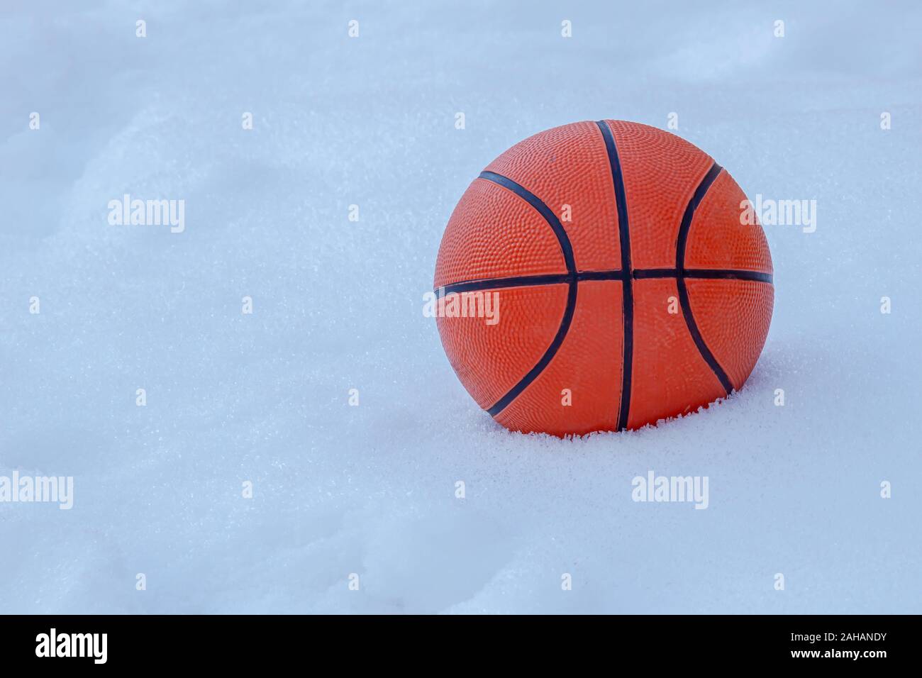 Basketball on ice hi-res stock photography and images - Alamy