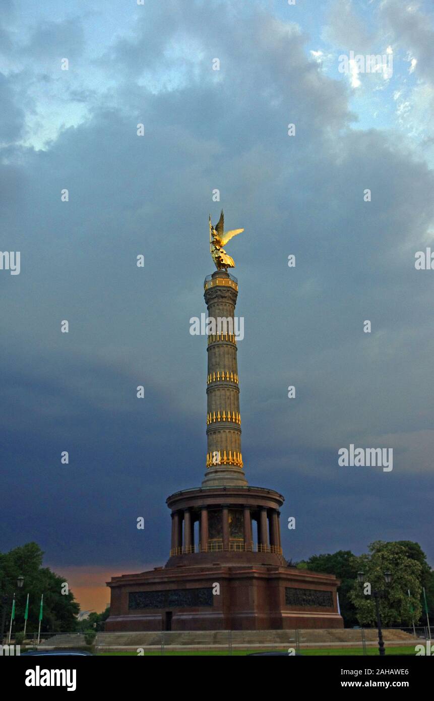 Berlin, Germany. Victory Column in the Tiergarten Stock Photo - Alamy
