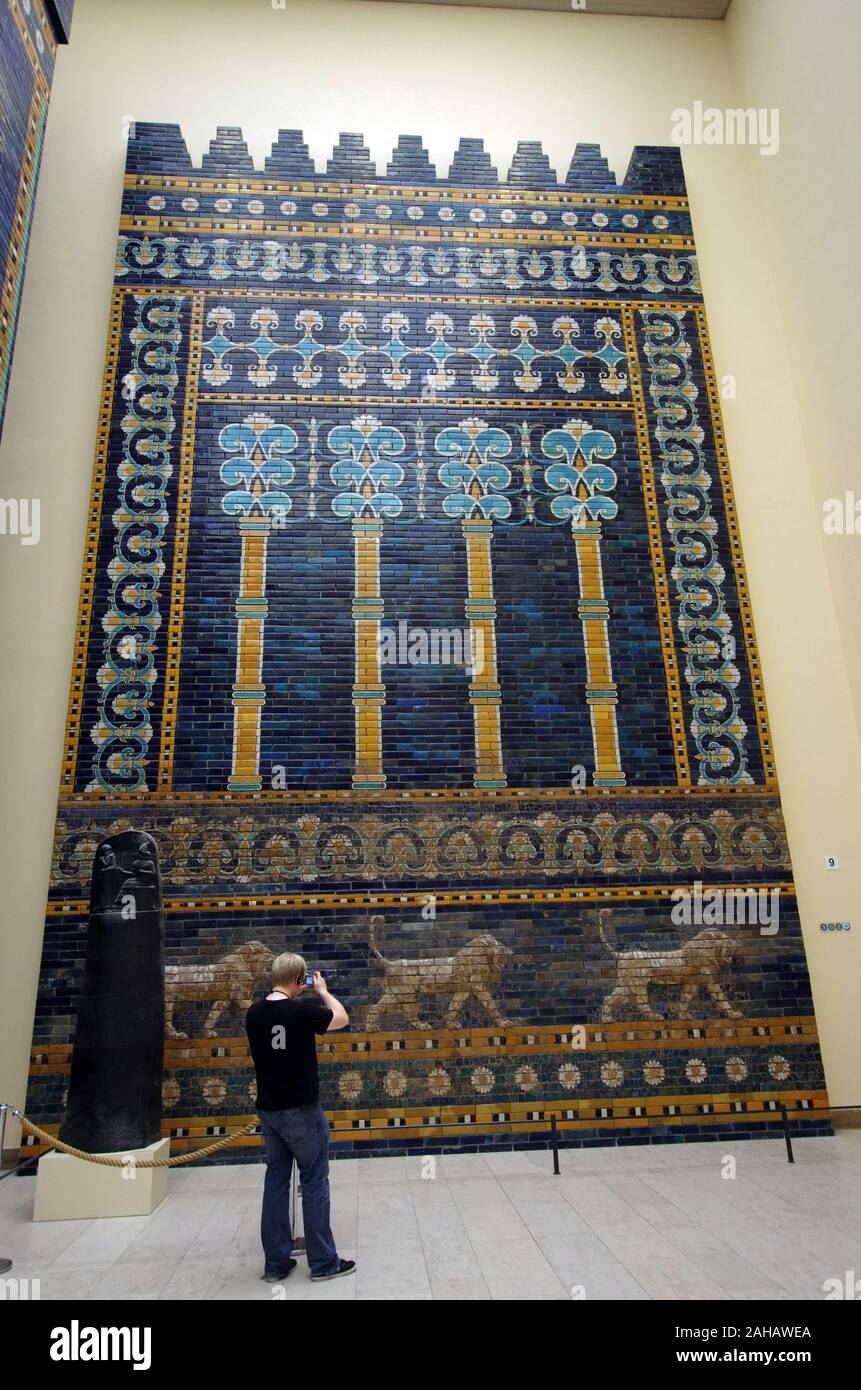 Berlin, Germany. Pergamon Museum, the Ishtar gate Stock Photo - Alamy
