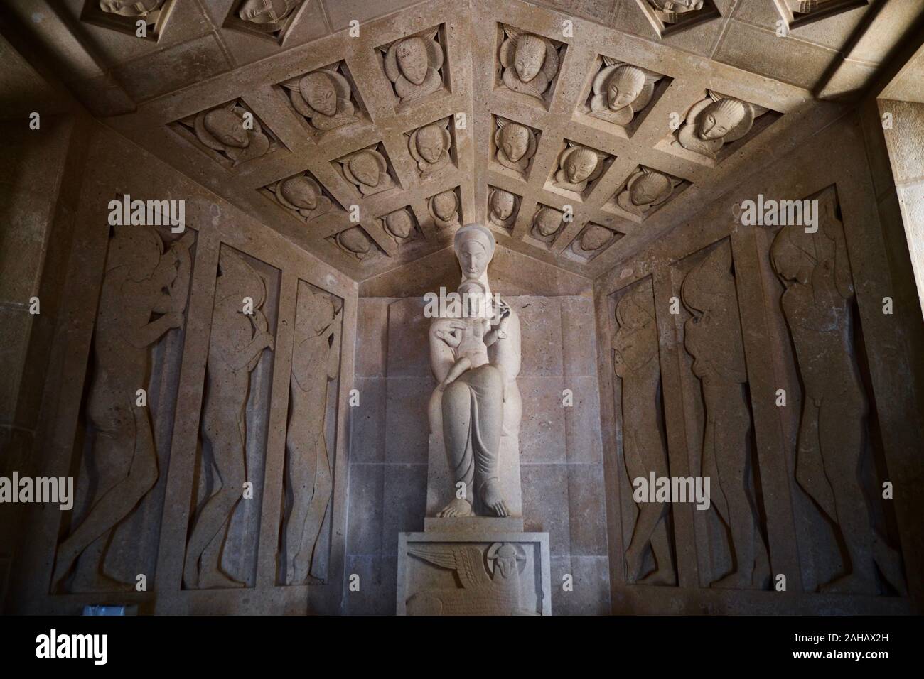 Akasha Queen Of The Damned Statue