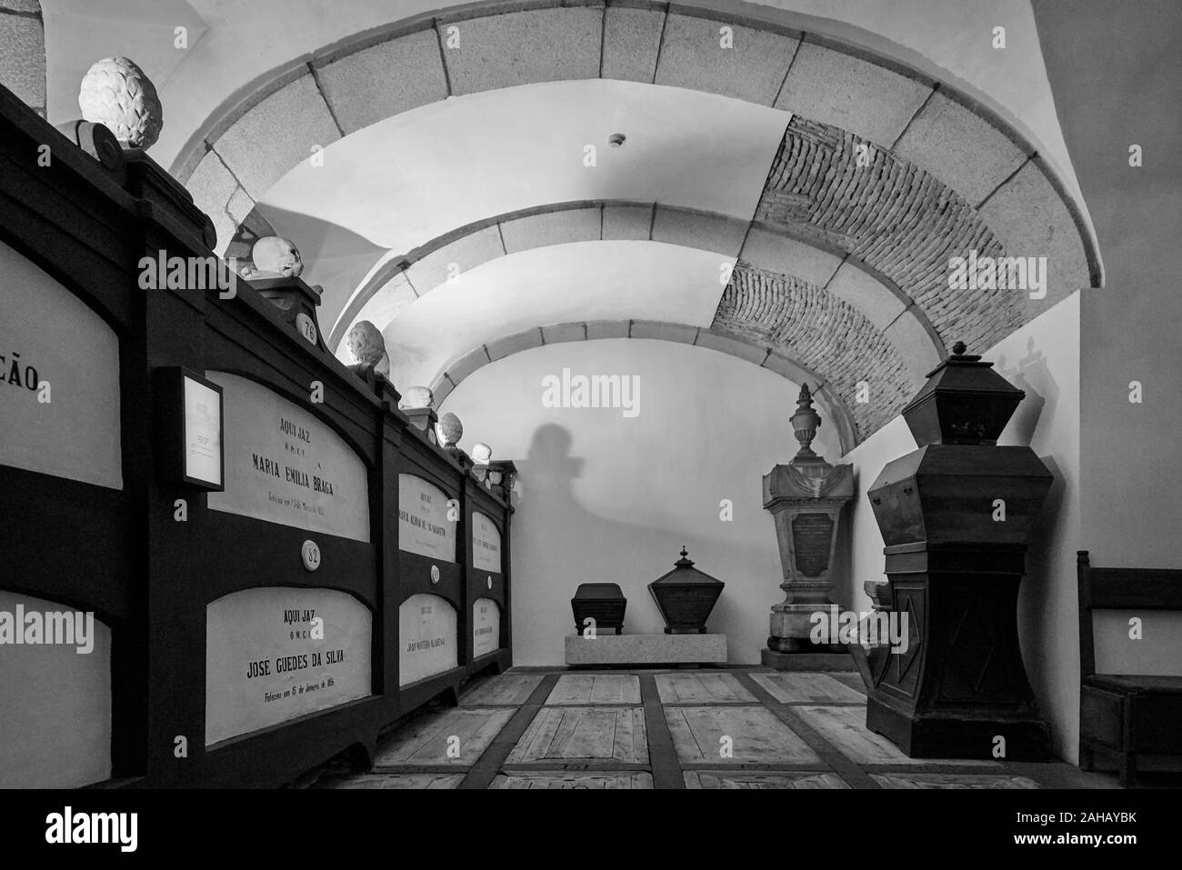 Sao francisco porto catacomb Black and White Stock Photos & Images - Alamy