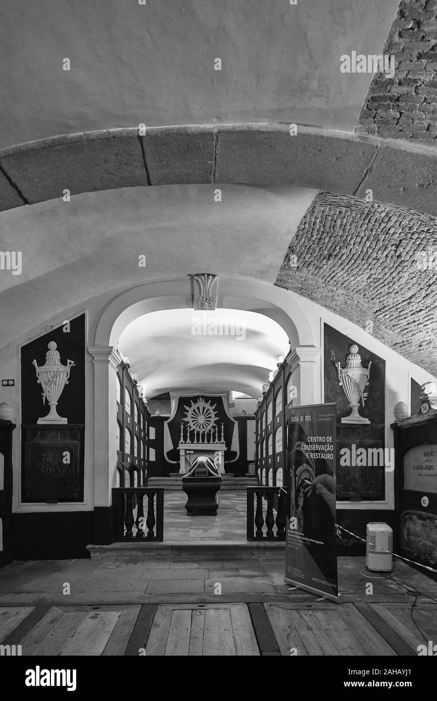 Sao francisco porto catacomb hi-res stock photography and images - Alamy