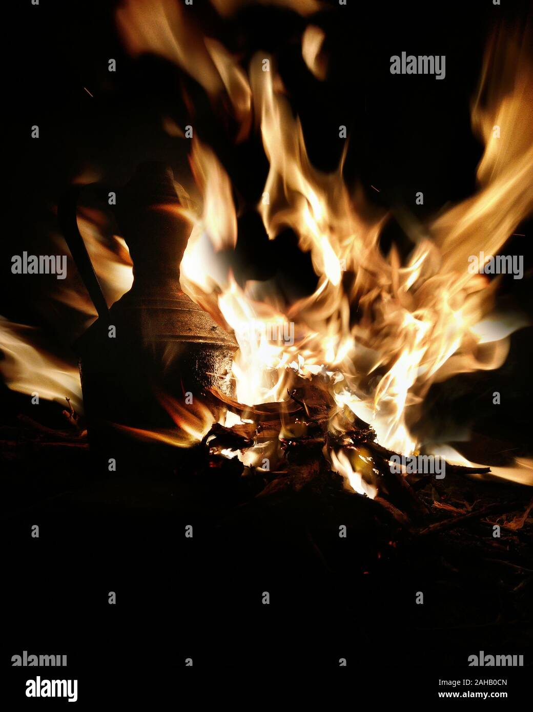 Fire teapot hi-res stock photography and images - Alamy