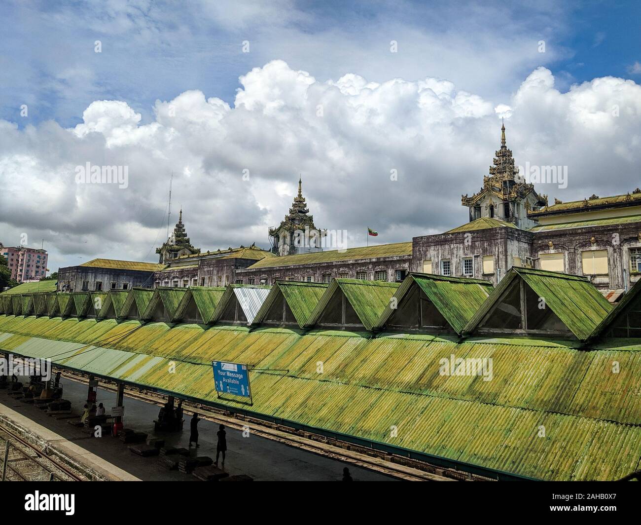 British colonial architecture burma hi-res stock photography and images ...