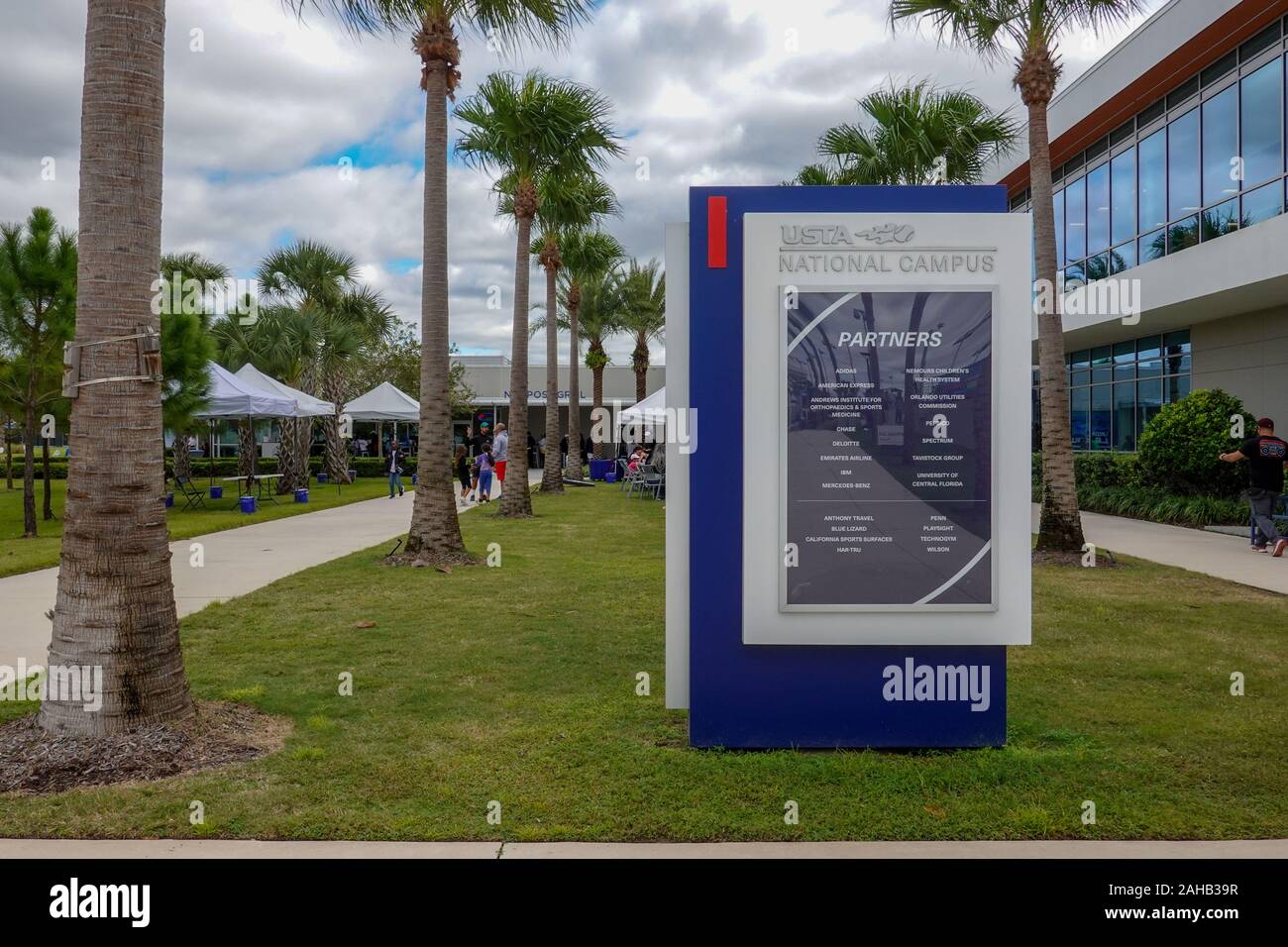 Tennis partners hi-res stock photography and images - Alamy