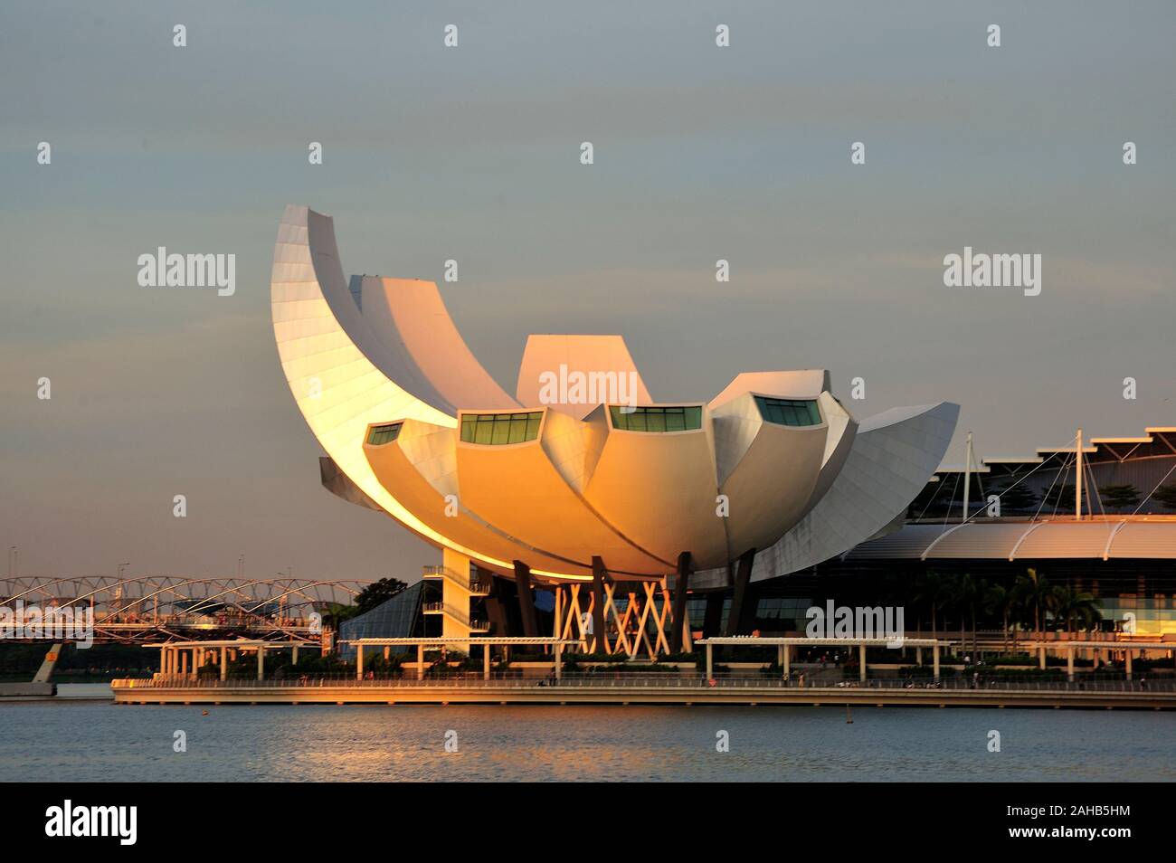 Futuristic Building High Resolution Stock Photography and Images - Alamy