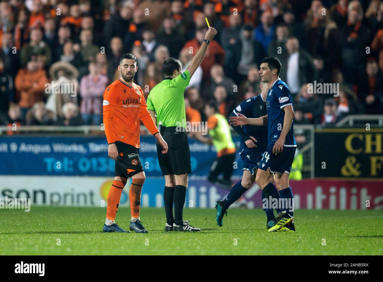 Referee alan muir hi-res stock photography and images - Alamy