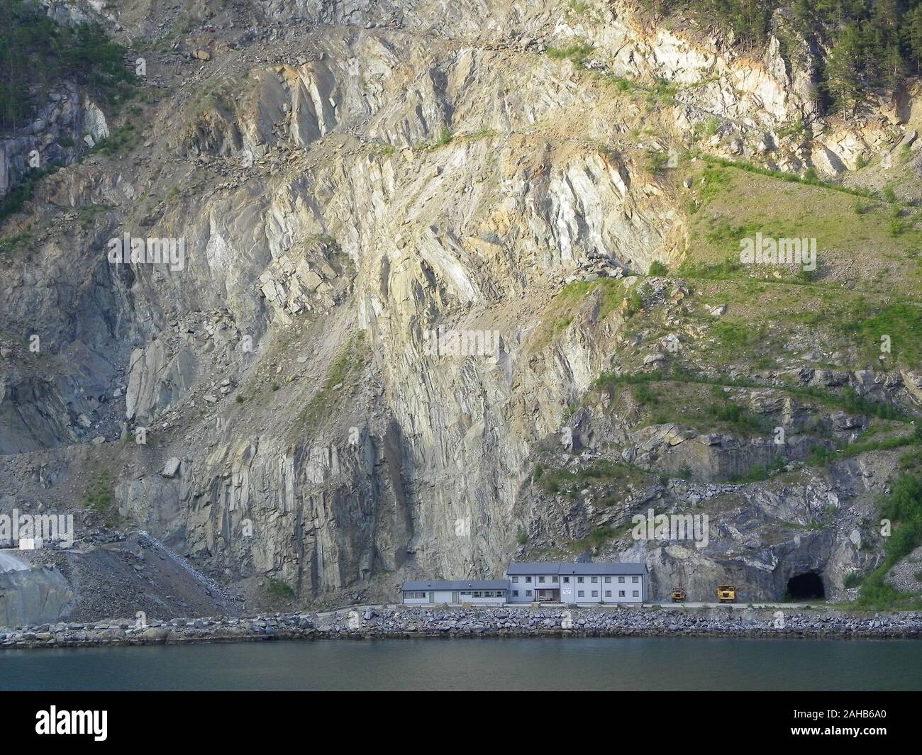 Norwegian Olivine mine, North Cape Minerals, Sibelco, AS Olivin ...