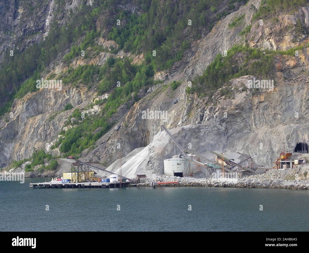 Norwegian Olivine mine, North Cape Minerals, Sibelco, AS Olivin ...