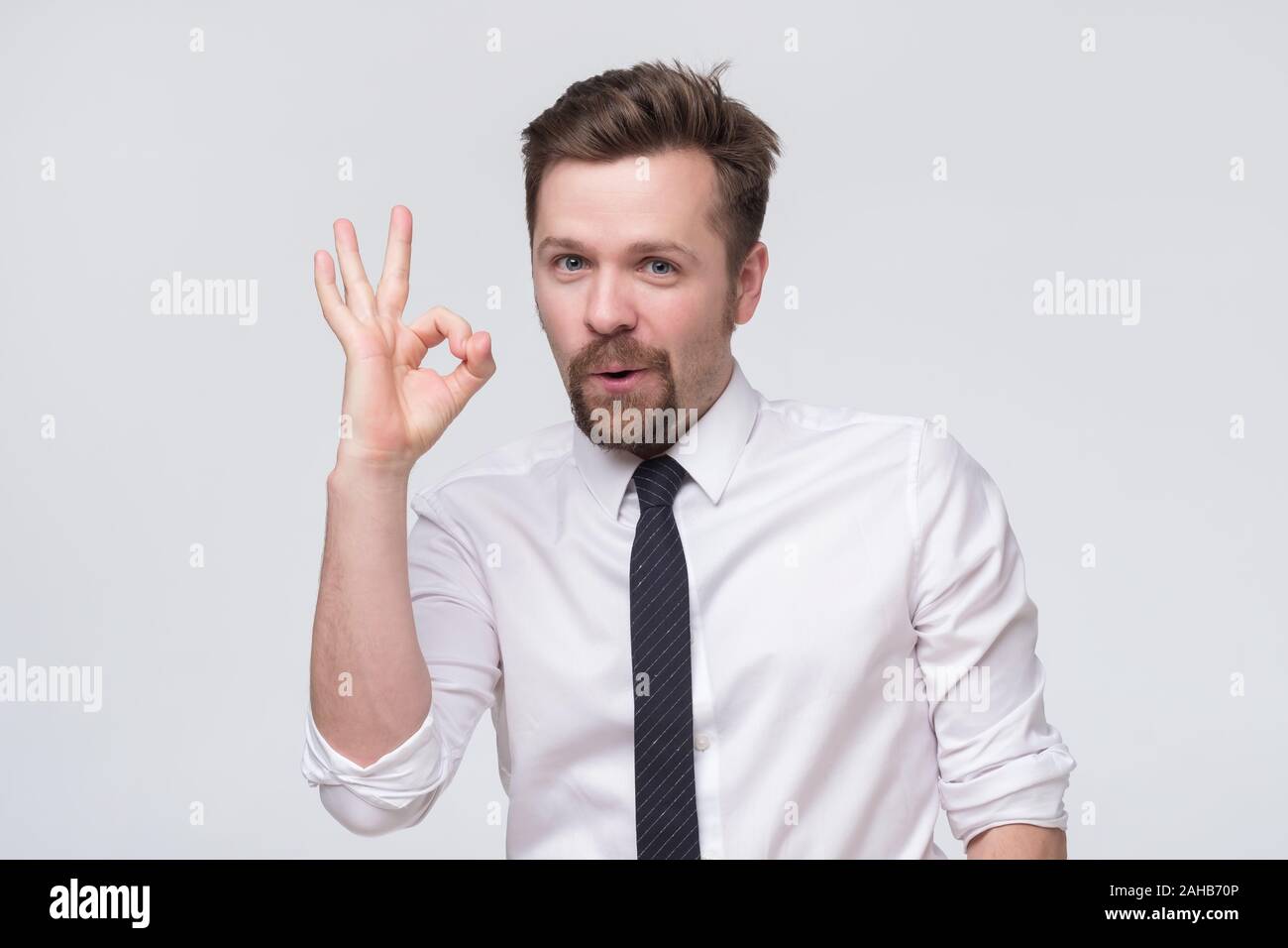 Approving sign hi-res stock photography and images - Alamy