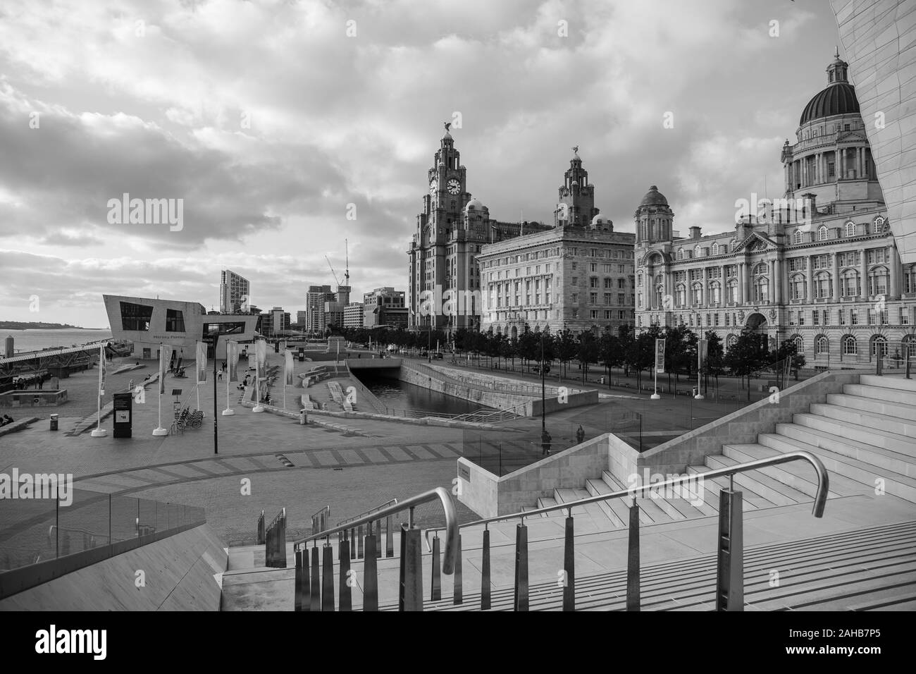 Modern buildings liverpool Black and White Stock Photos & Images - Alamy