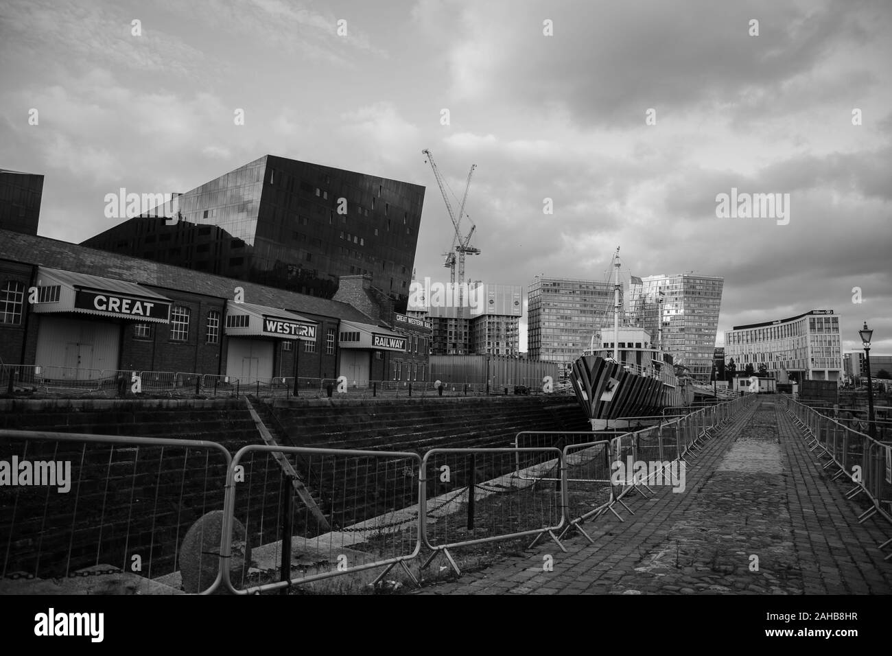 Liverpool waterfront buildings Black and White Stock Photos & Images ...