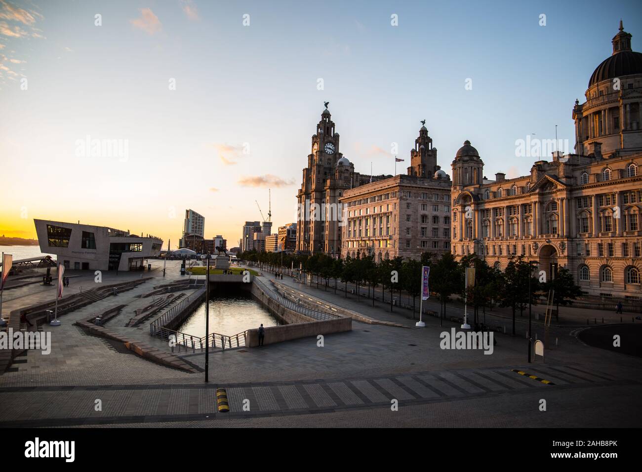 Liverpool james street station hi-res stock photography and images - Alamy
