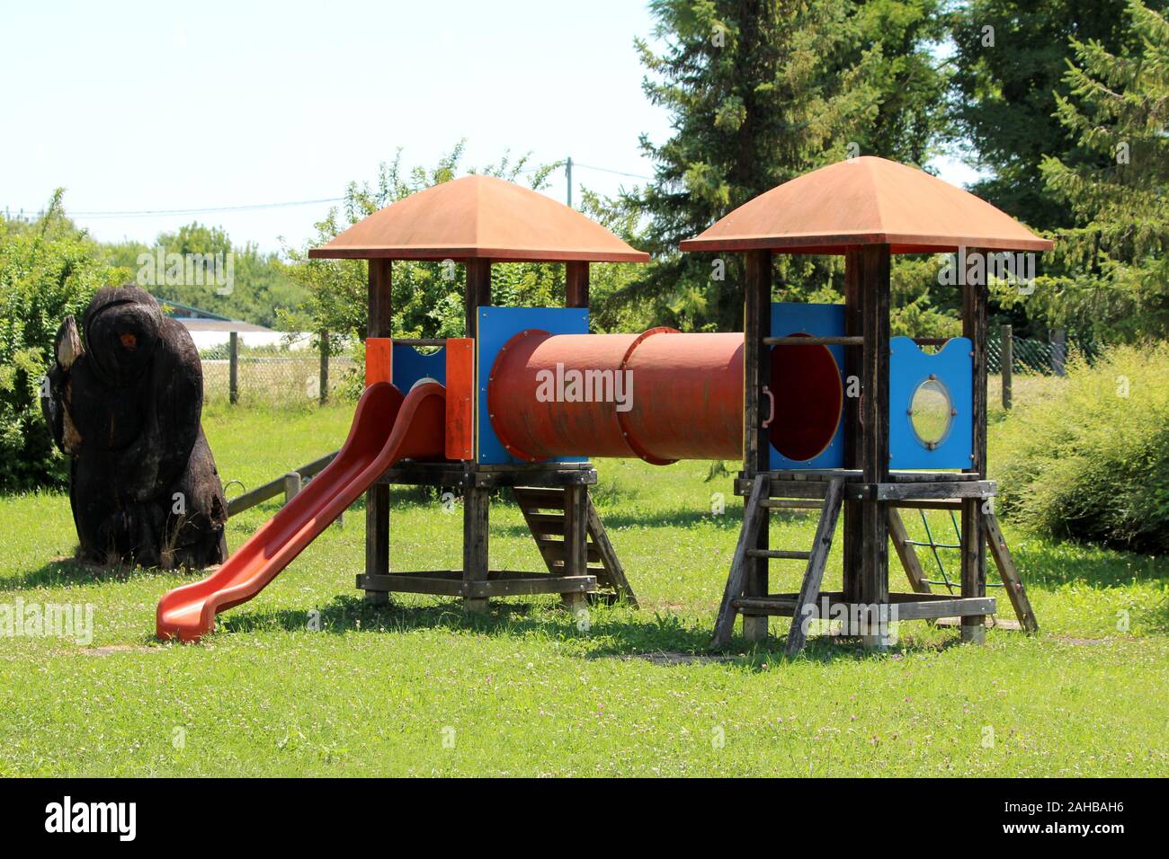 Tunnel slide playground hi-res stock photography and images - Alamy
