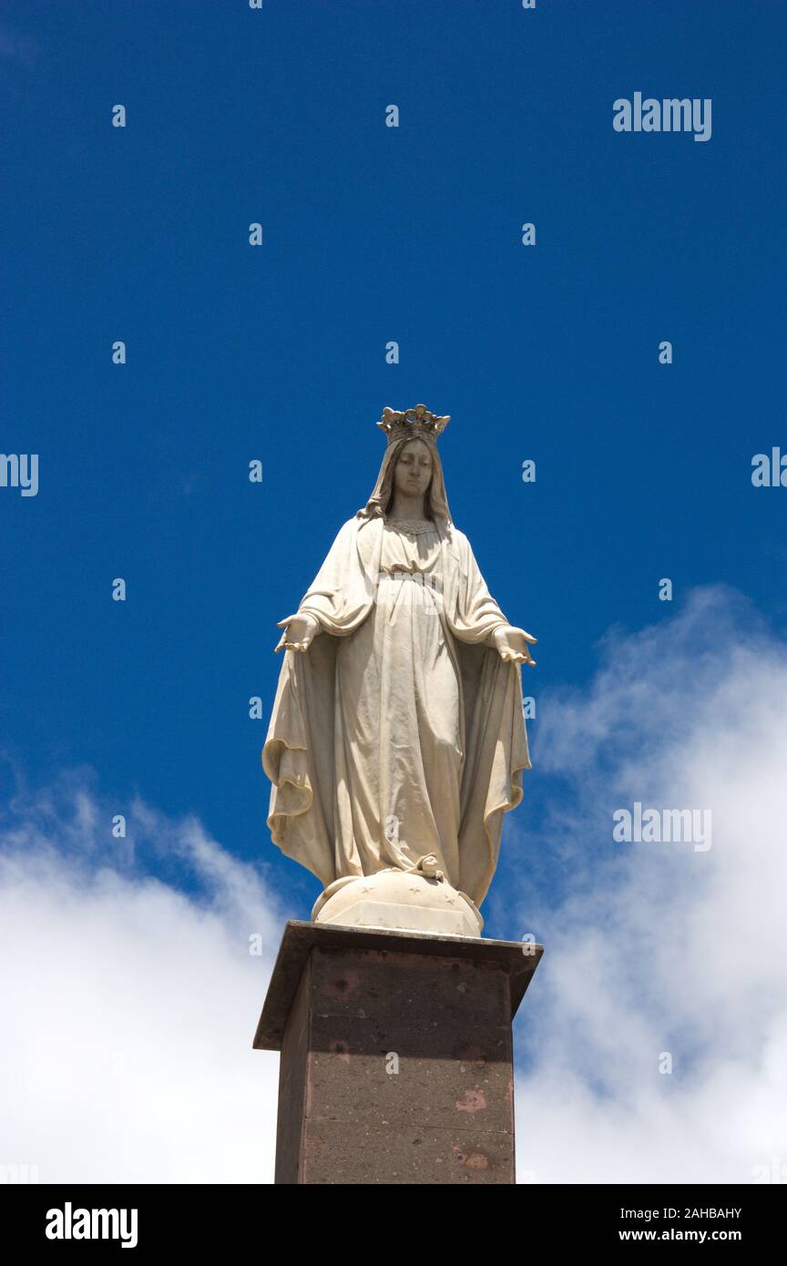 Statue god the blessing father hi-res stock photography and images - Alamy