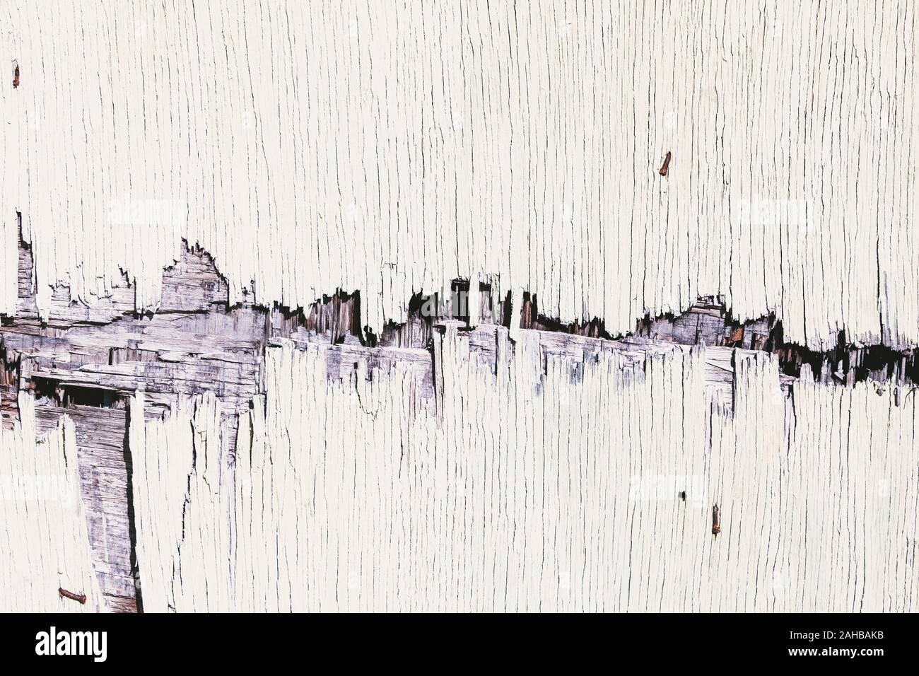 Split cracked white wood wall background texture Stock Photo - Alamy