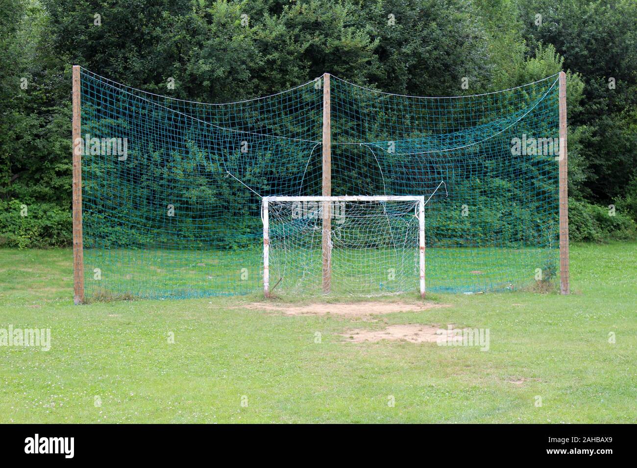 Goal post broken hi-res stock photography and images - Alamy