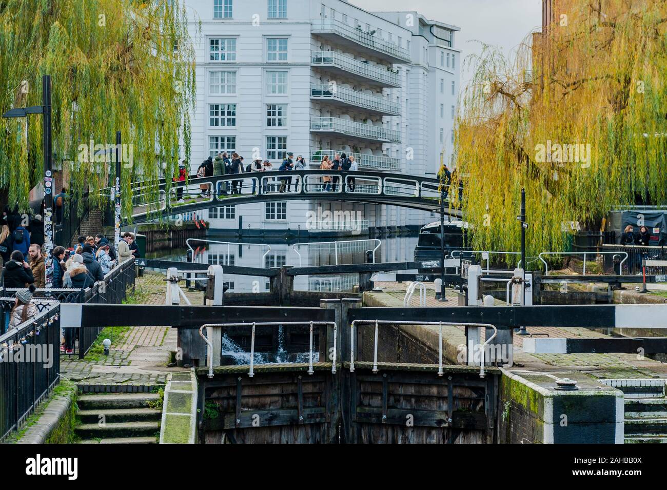 London camden lock hi-res stock photography and images - Alamy