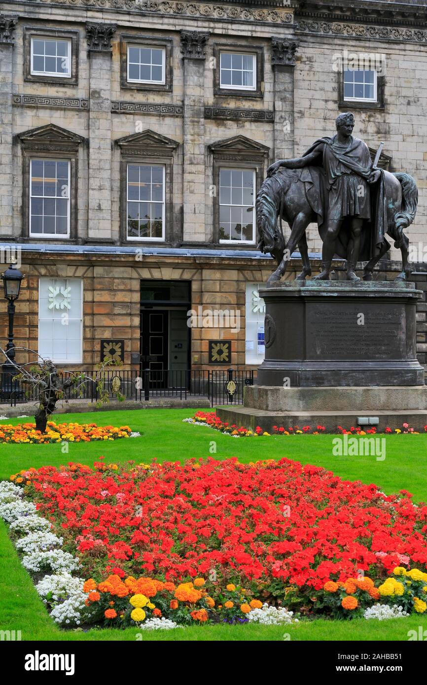 Royal bank of scotland edinburgh hi-res stock photography and images ...