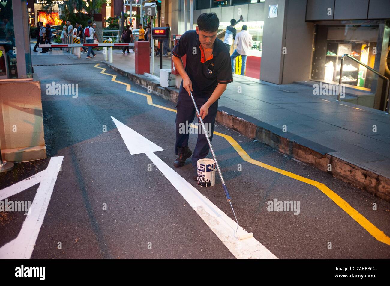 Pavement marking arrow hi-res stock photography and images - Alamy