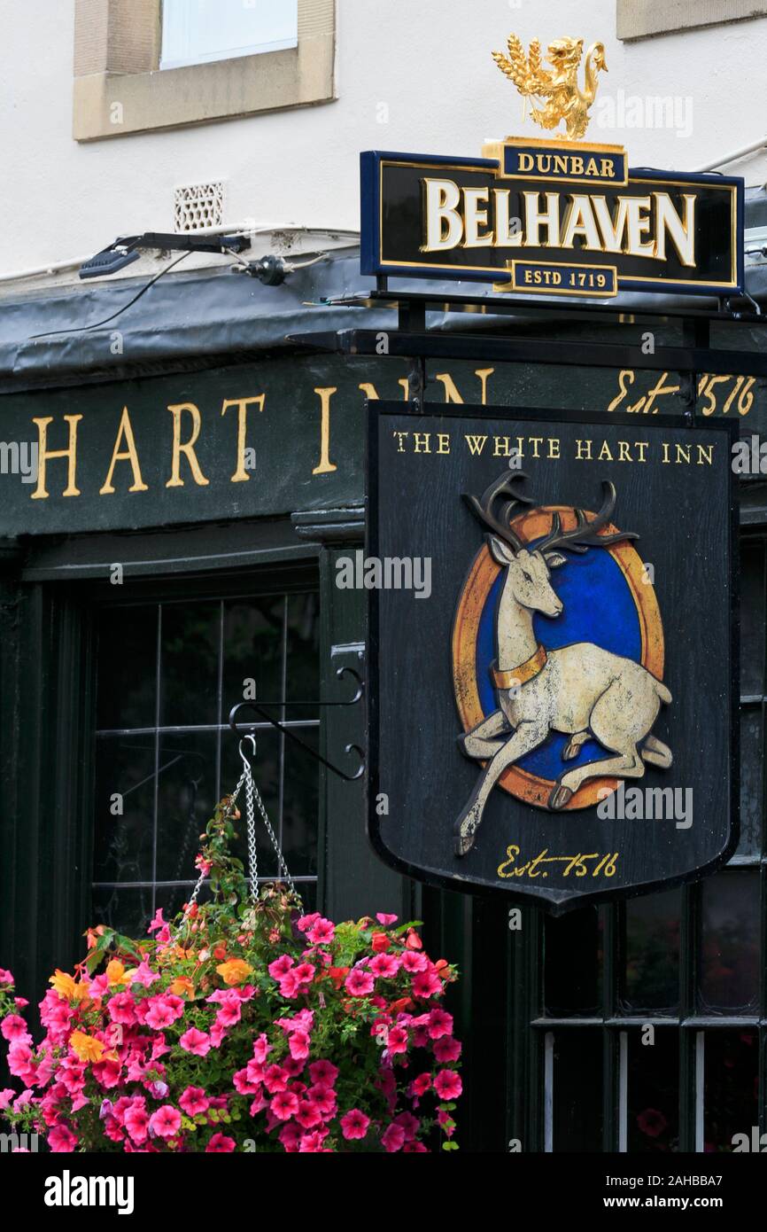 White hart inn grassmarket hi-res stock photography and images - Alamy