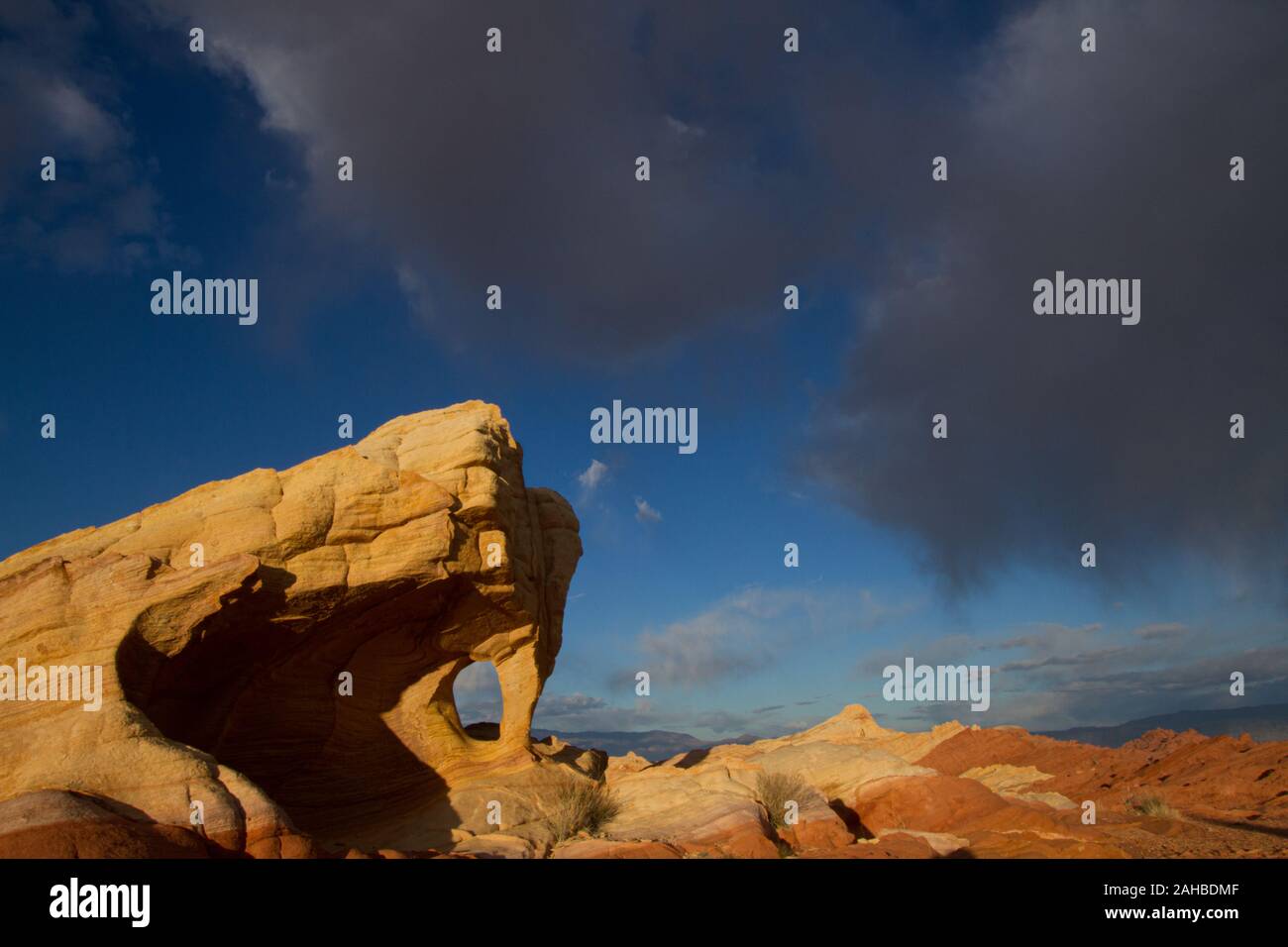 Alien arch hi-res stock photography and images - Alamy