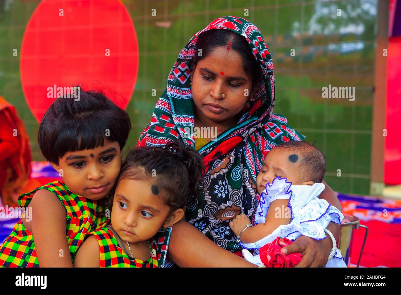 Bengali child hi-res stock photography and images - Alamy