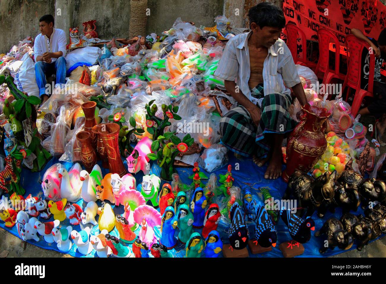 New pottery outdoor hi-res stock photography and images - Alamy