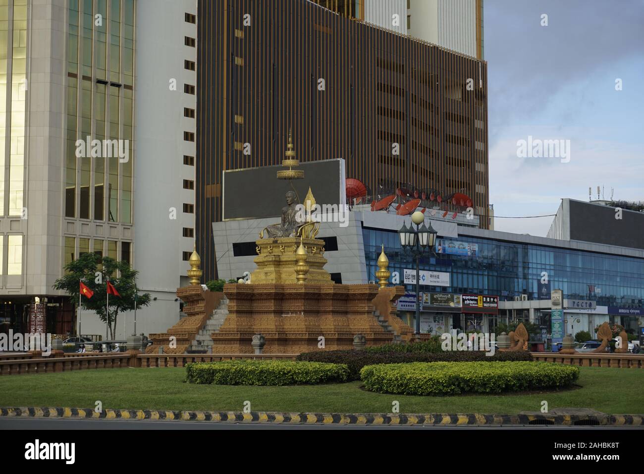 Samdech chuon nath statue hi-res stock photography and images - Alamy