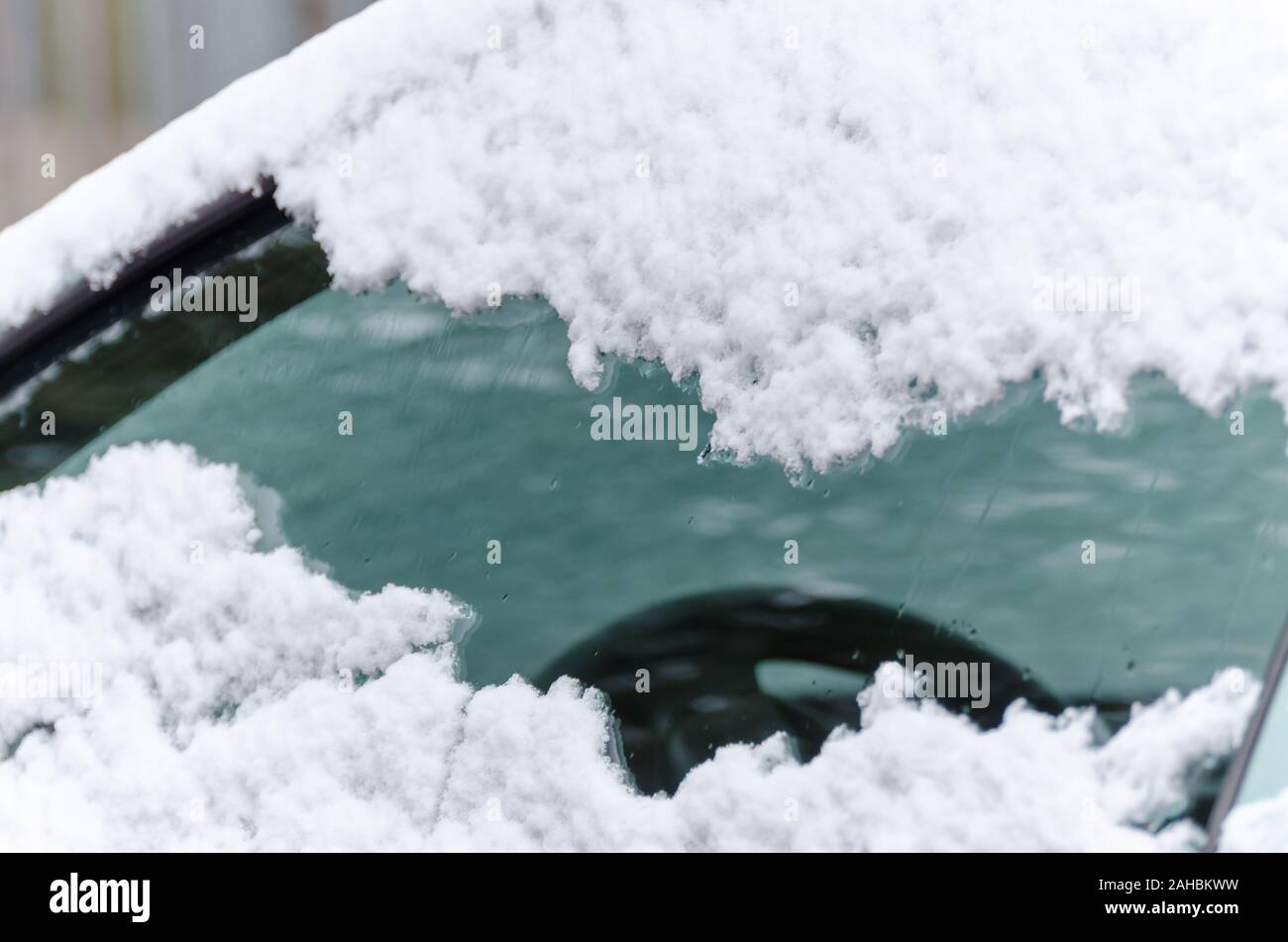 Car snow side view hi-res stock photography and images - Alamy