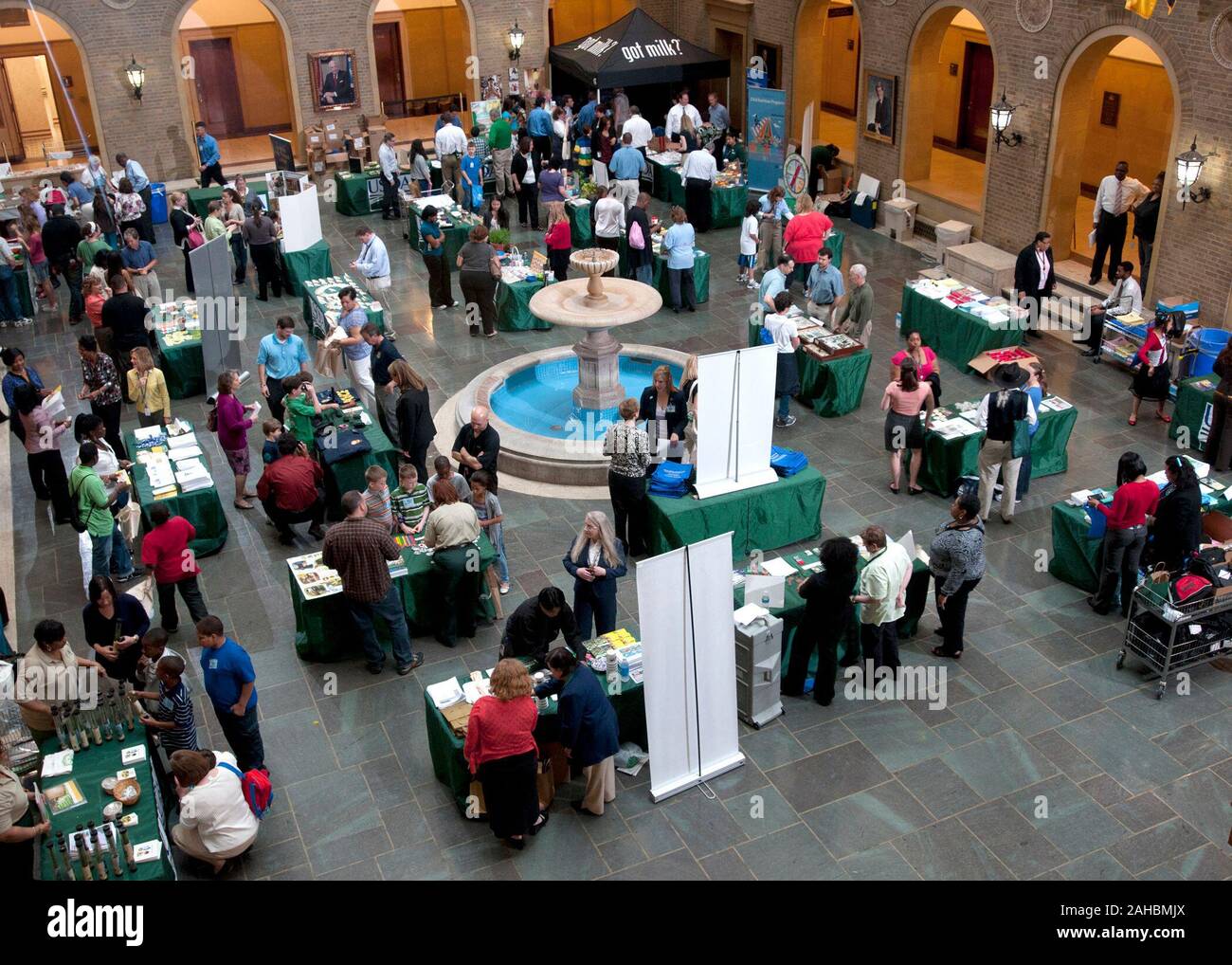 Usda whitten building patio hi-res stock photography and images - Alamy