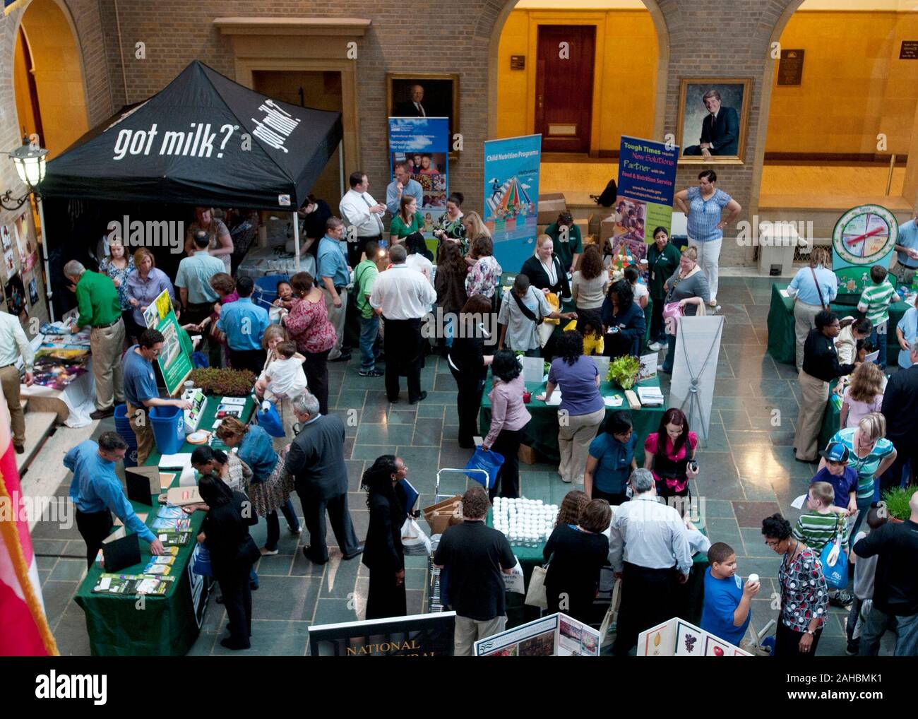 Usda whitten building patio hi-res stock photography and images - Alamy