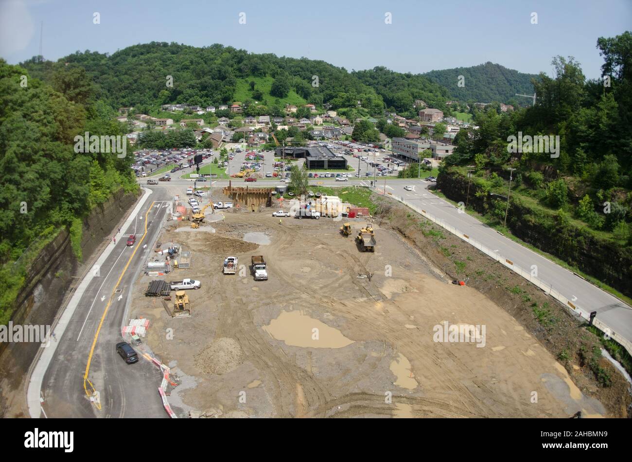 U Shaped Office Building High Resolution Stock Photography and Images ...