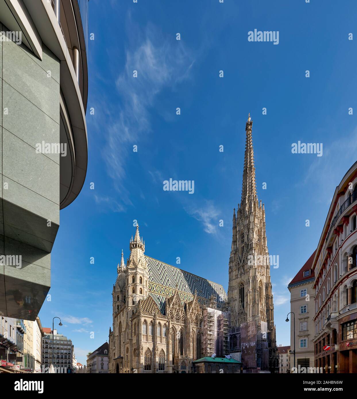 Downtown stephansplatz hi-res stock photography and images - Alamy
