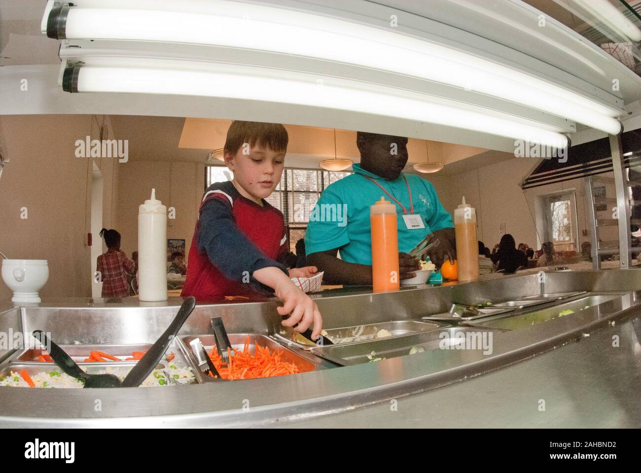 Cafeteria salad bar student hi-res stock photography and images - Alamy
