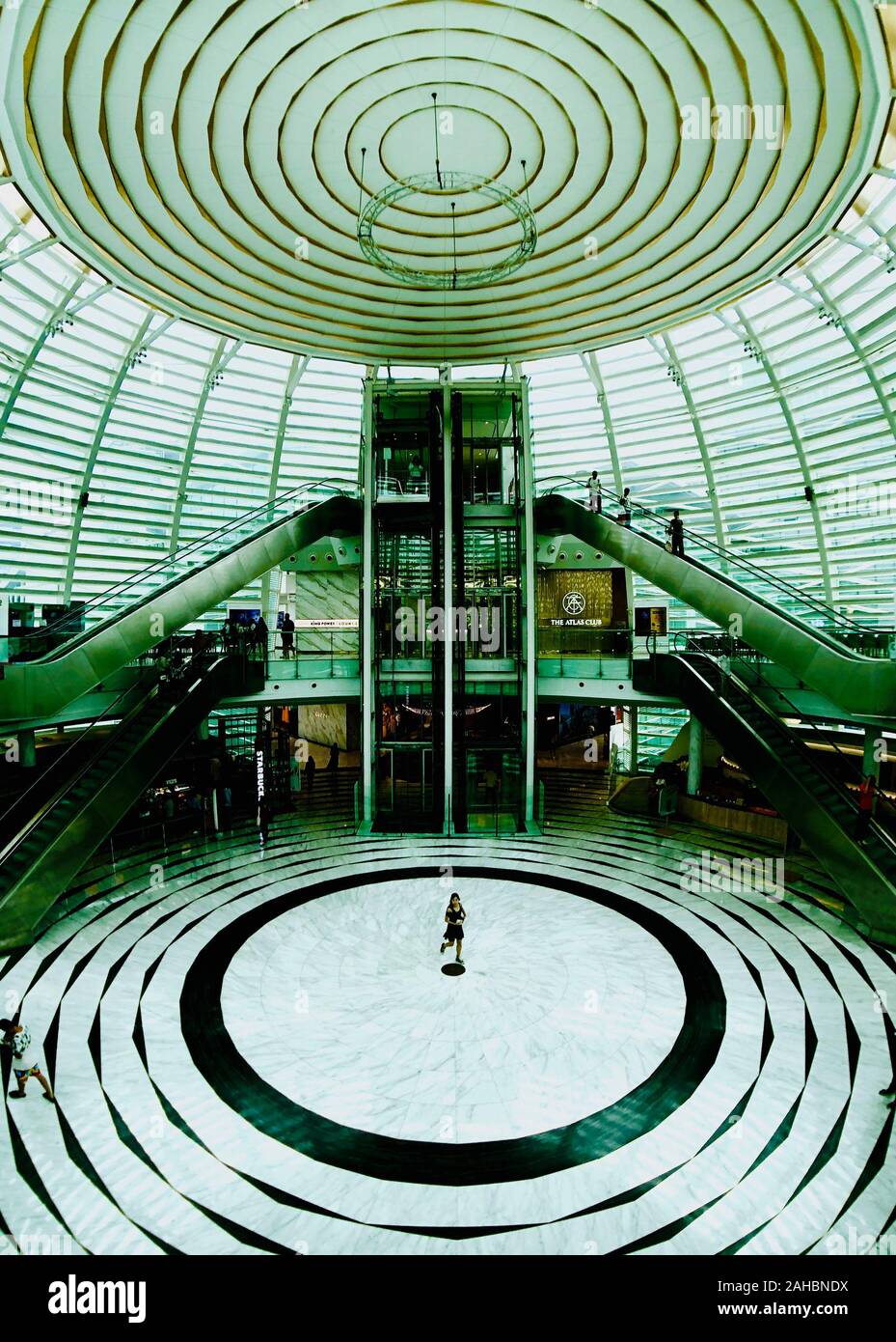 Elevator atrium hi-res stock photography and images - Alamy