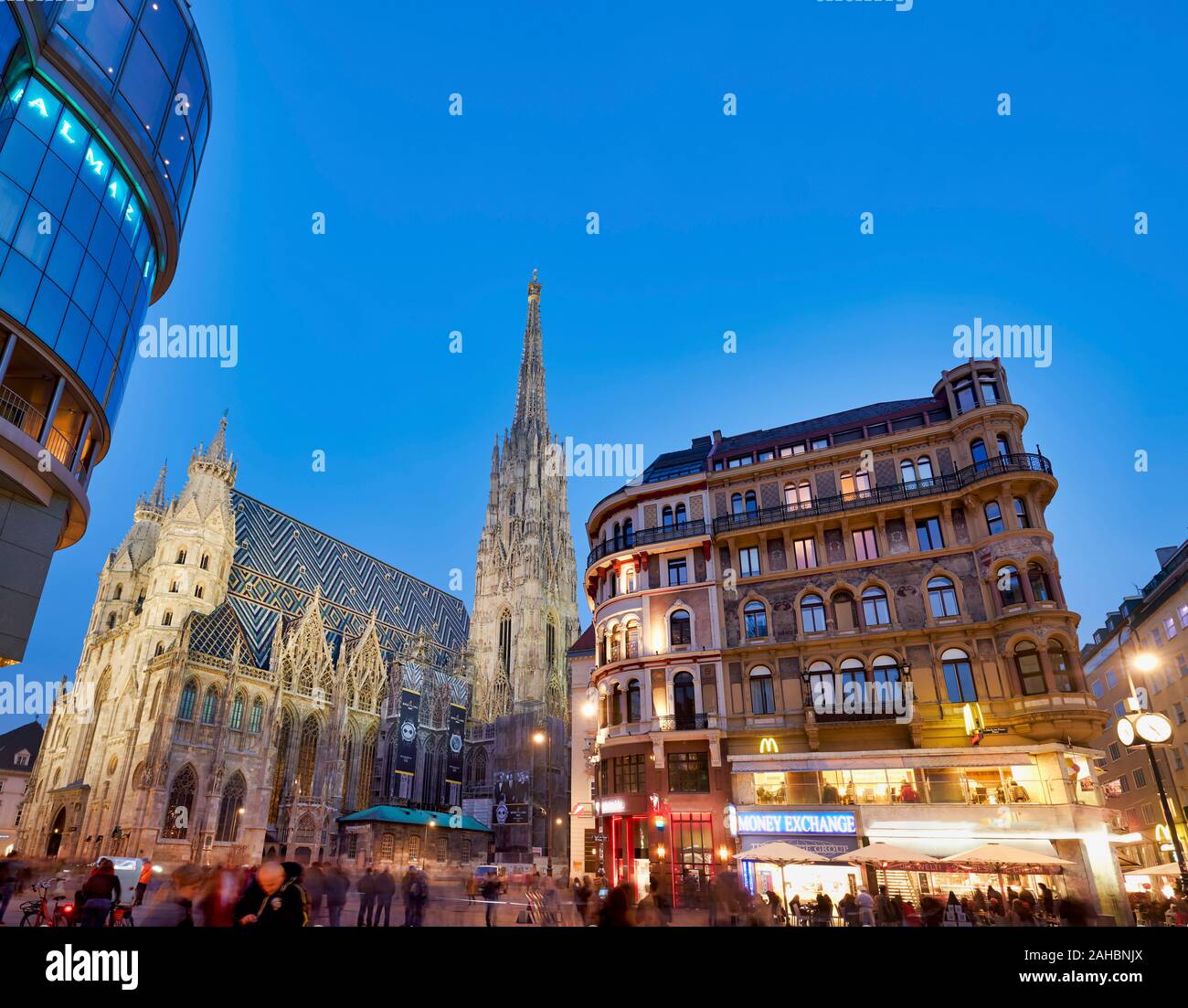 Stephansplatz vienna hi-res stock photography and images - Alamy