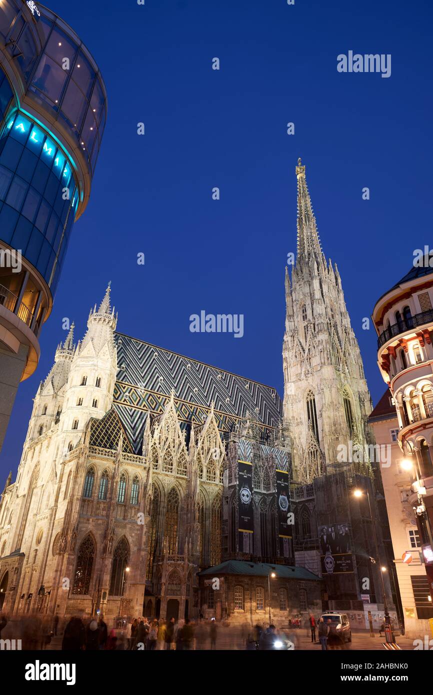Stephansplatz Vienna Stock Photos & Stephansplatz Vienna Stock Images ...