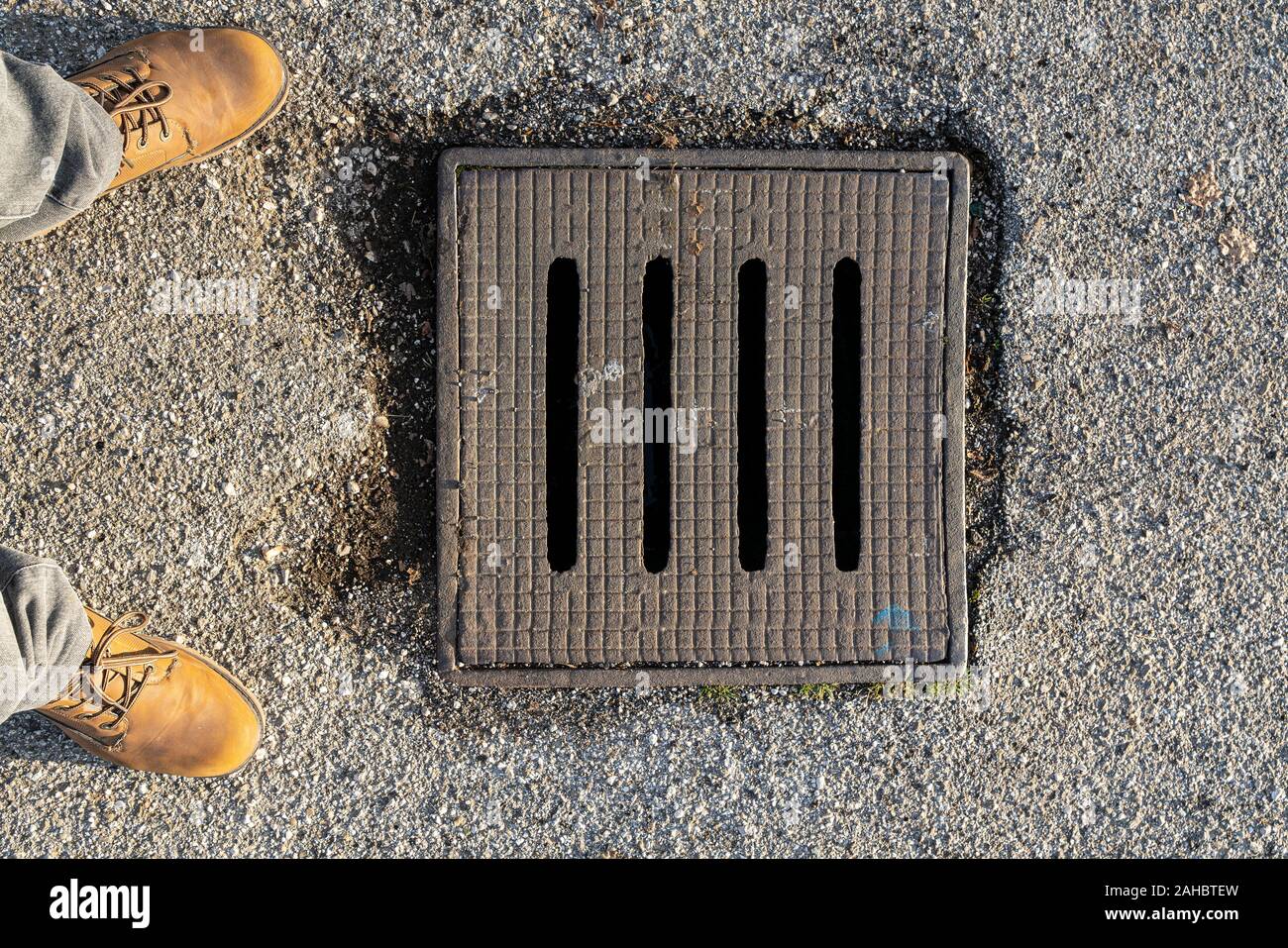 Manhole detail hi-res stock photography and images - Alamy
