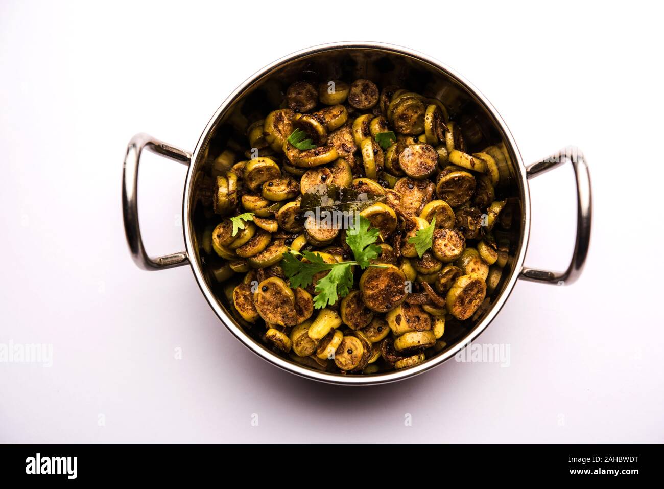 Tendli / Kundroo sabzi or Kovakkai Poriyal also known as ivy gourd ...