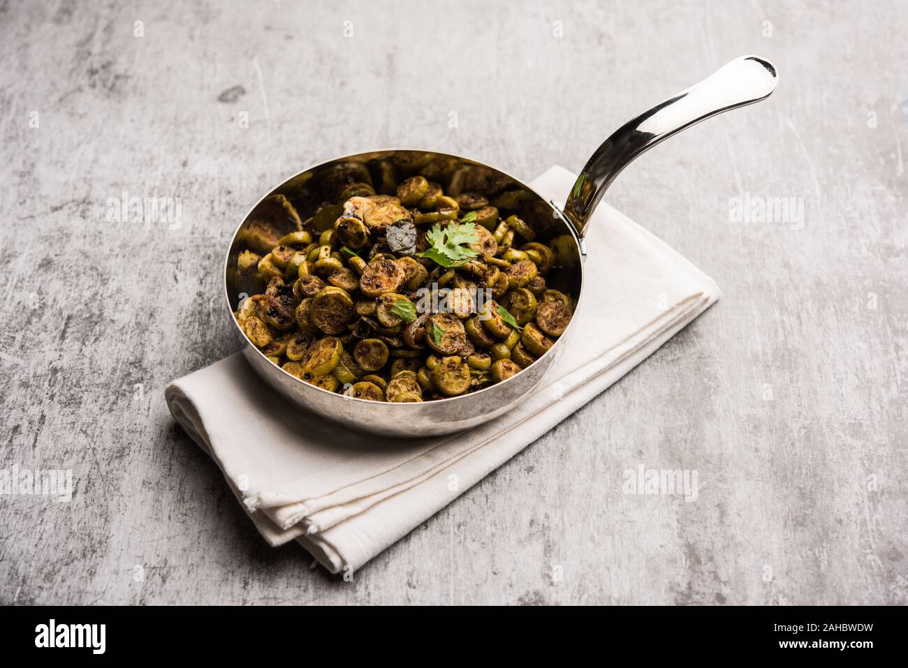 Tendli / Kundroo sabzi or Kovakkai Poriyal also known as ivy gourd ...