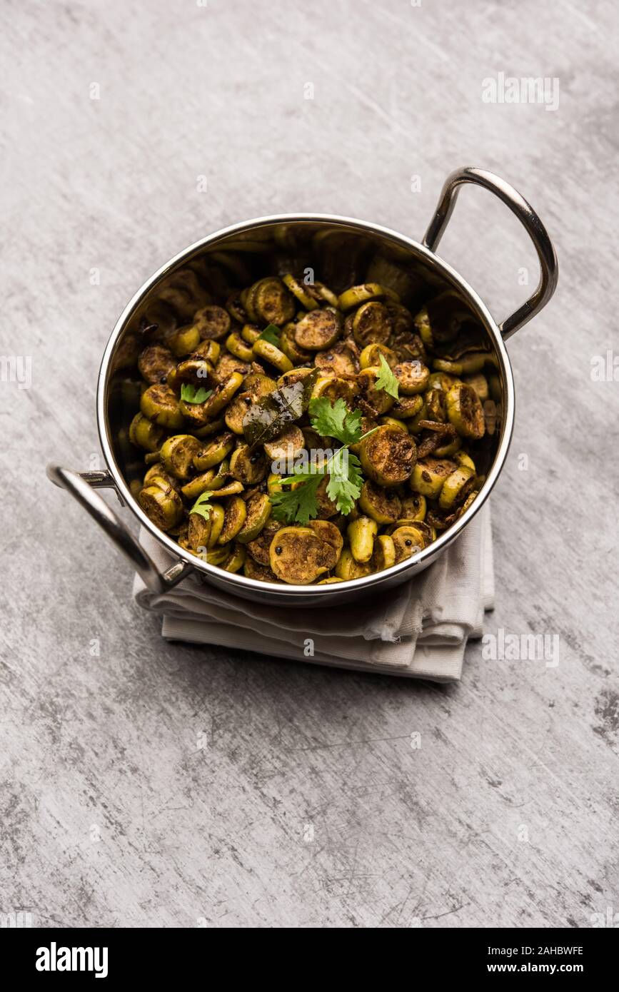 Tendli / Kundroo sabzi or Kovakkai Poriyal also known as ivy gourd ...