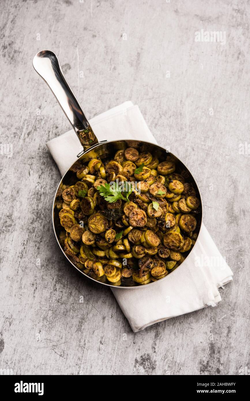 Tendli / Kundroo sabzi or Kovakkai Poriyal also known as ivy gourd ...