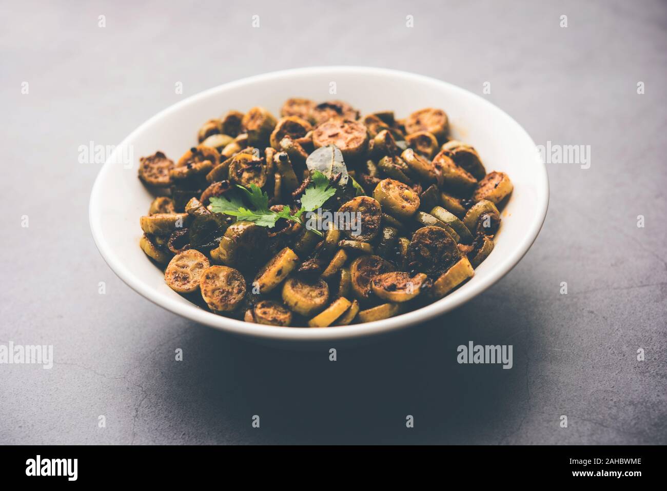 Tendli / Kundroo sabzi or Kovakkai Poriyal also known as ivy gourd ...