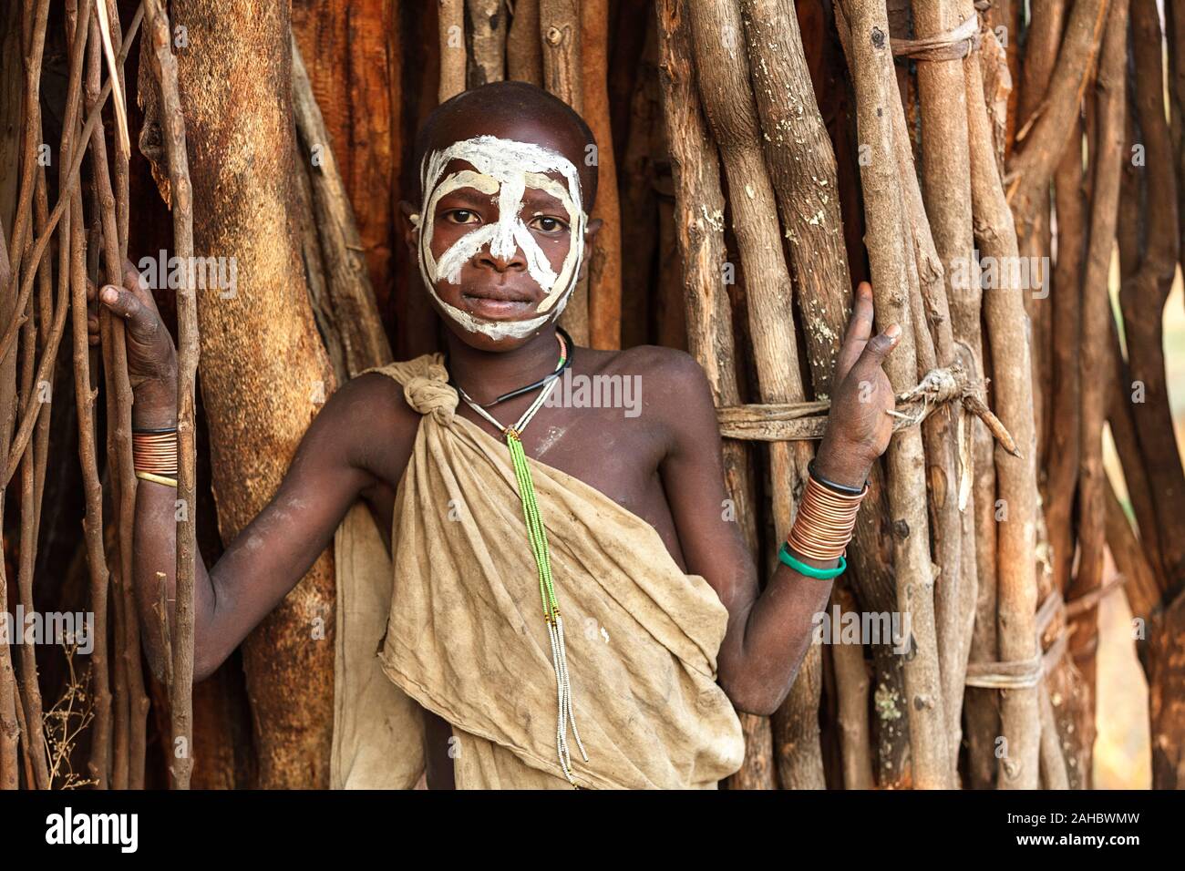 Suri tribe hi-res stock photography and images - Alamy