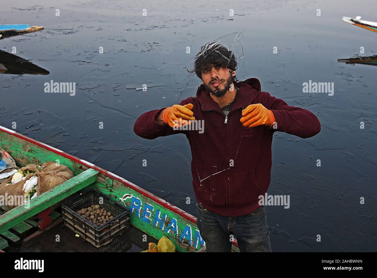 Minumum temperature of minus hi-res stock photography and images - Alamy