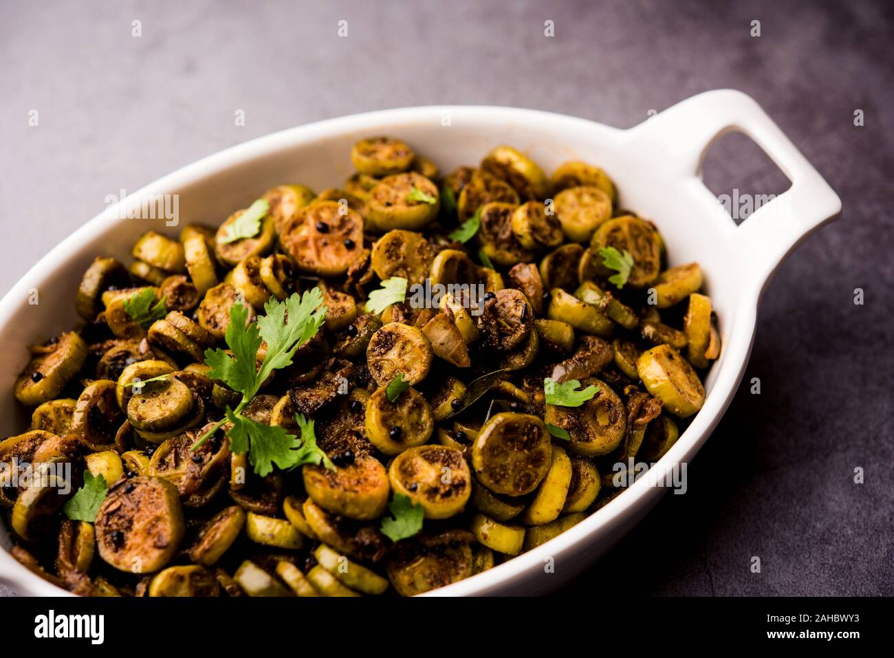 Tendli / Kundroo sabzi or Kovakkai Poriyal also known as ivy gourd ...