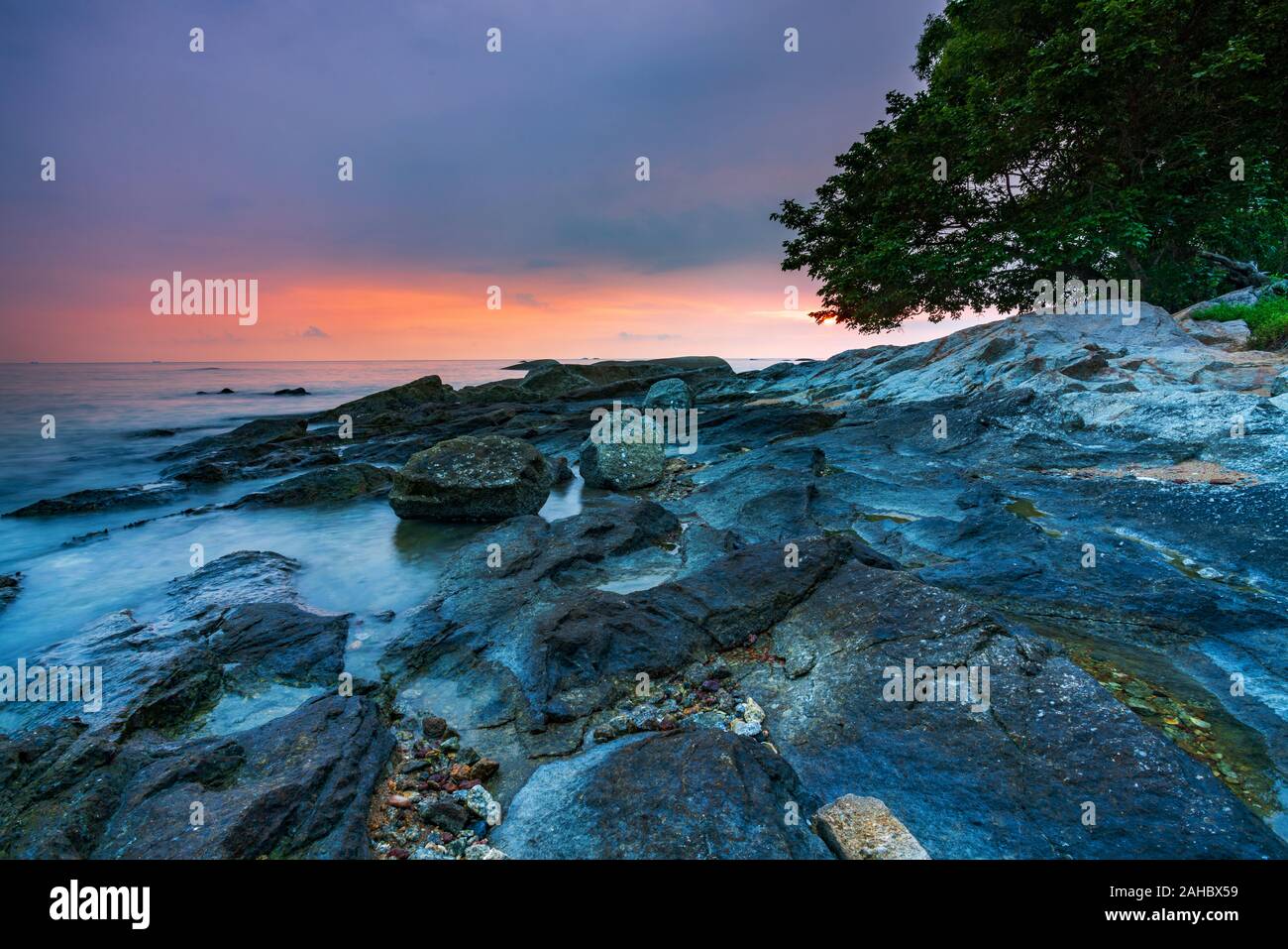 Seascape on the vibrant sunsets in Tanjung Bidara Beach, Malacca Stock ...