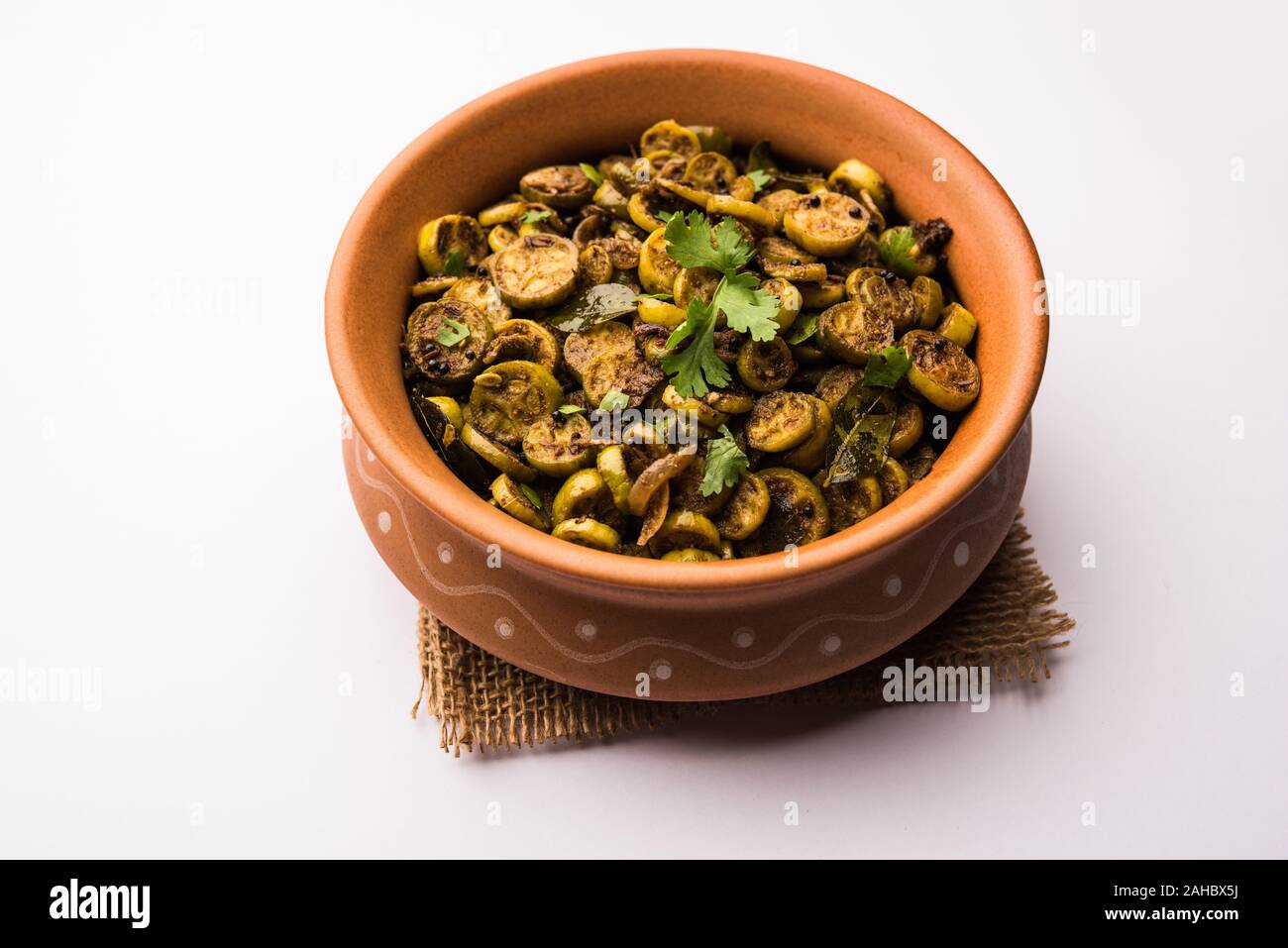 Tendli / Kundroo sabzi or Kovakkai Poriyal also known as ivy gourd ...