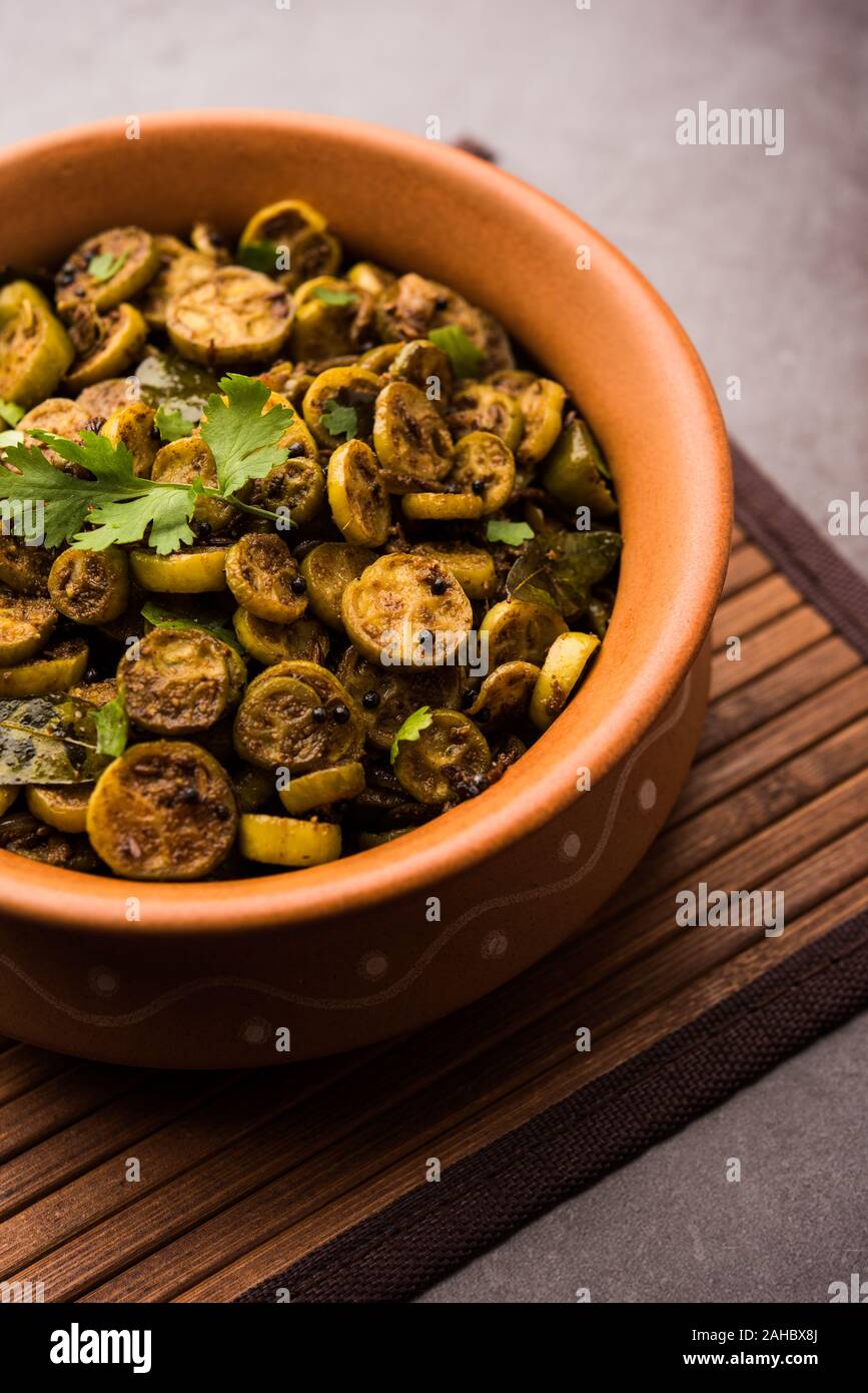 Tendli / Kundroo sabzi or Kovakkai Poriyal also known as ivy gourd ...